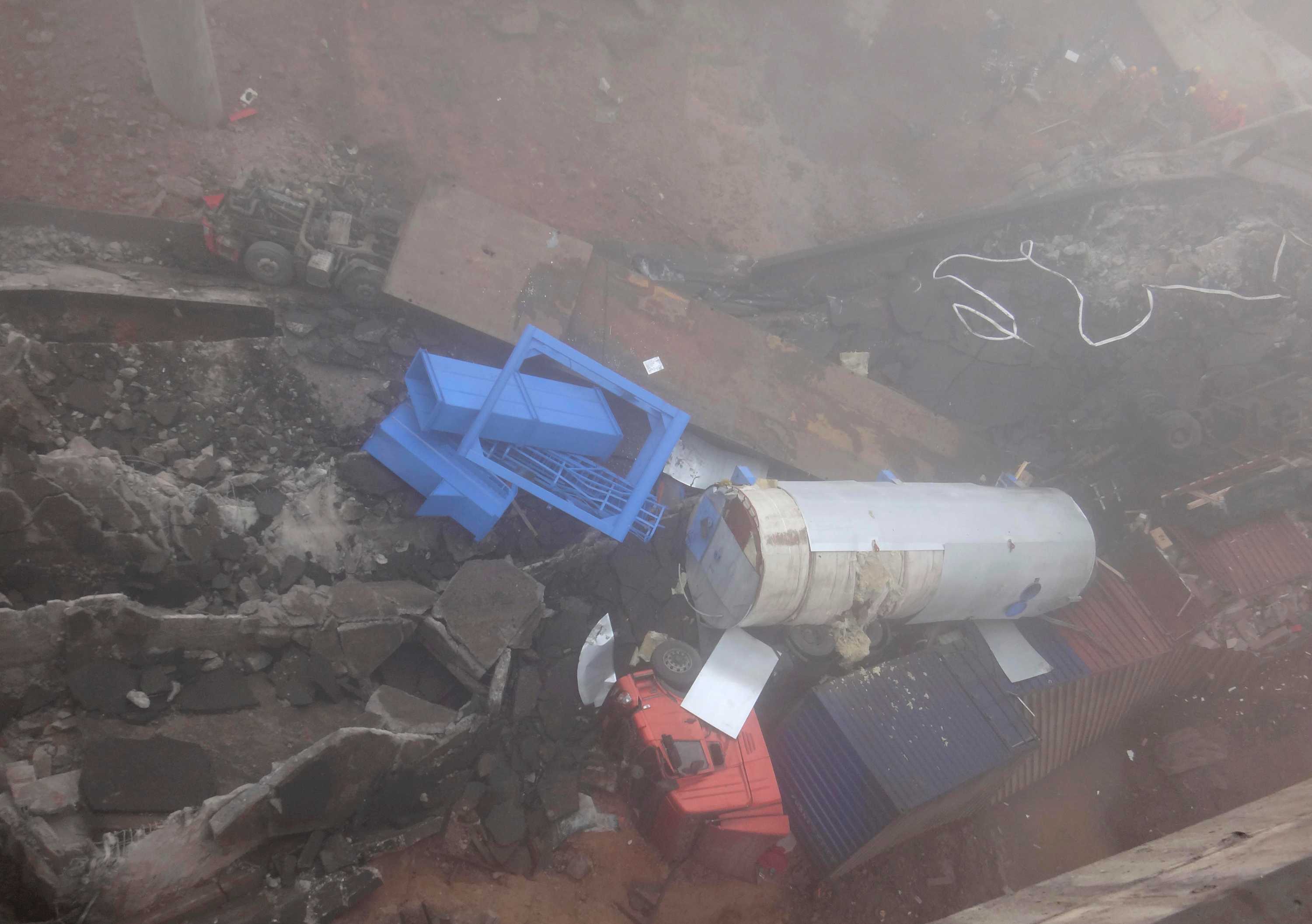 Fireworks truck blast blamed for China bridge collapse - ABC News