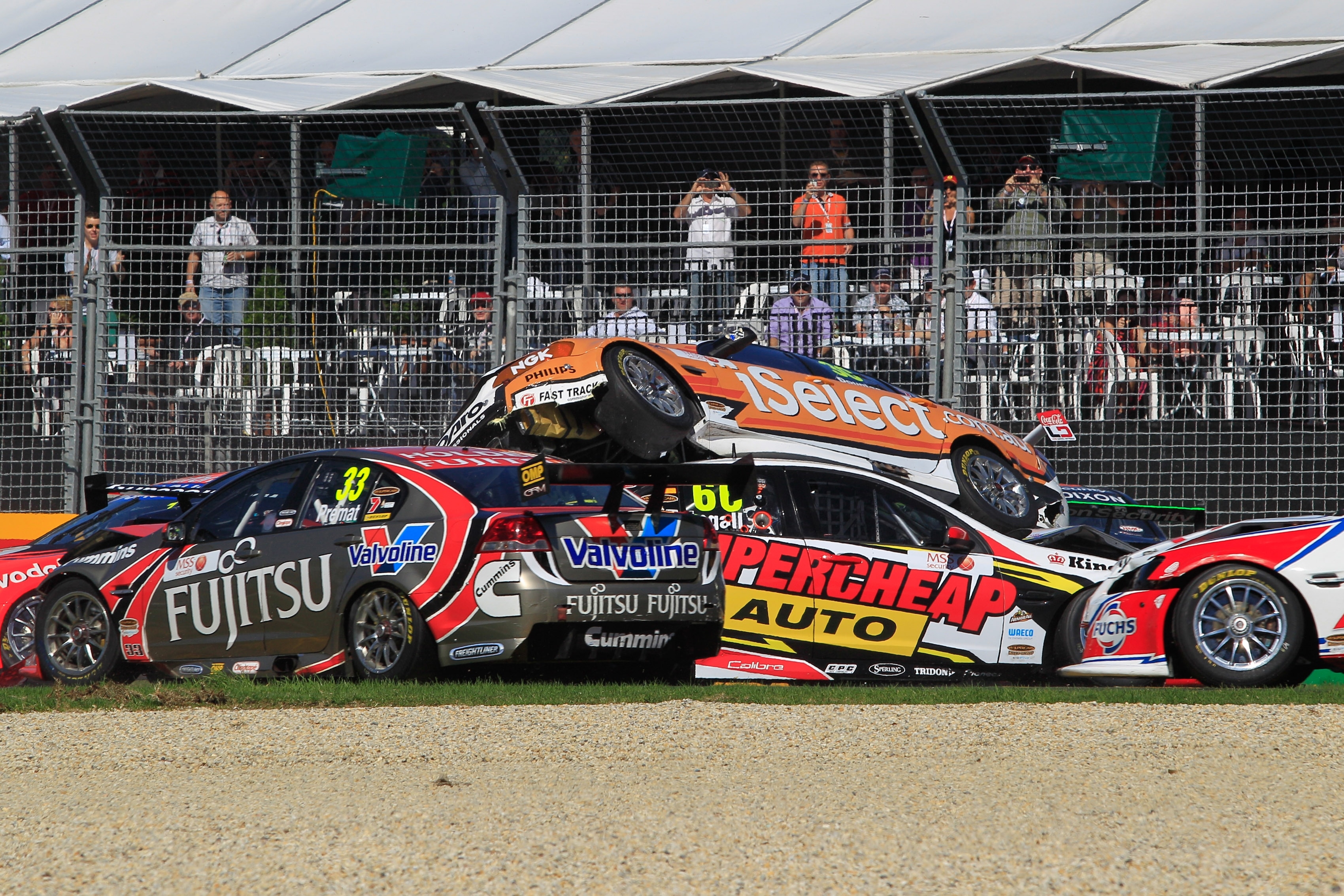 Five-car pile-up leaves V8 race a wreck - ABC News