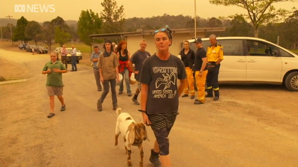 Prime Minister Scott Morrison confronted by angry locals in Cobargo as ...