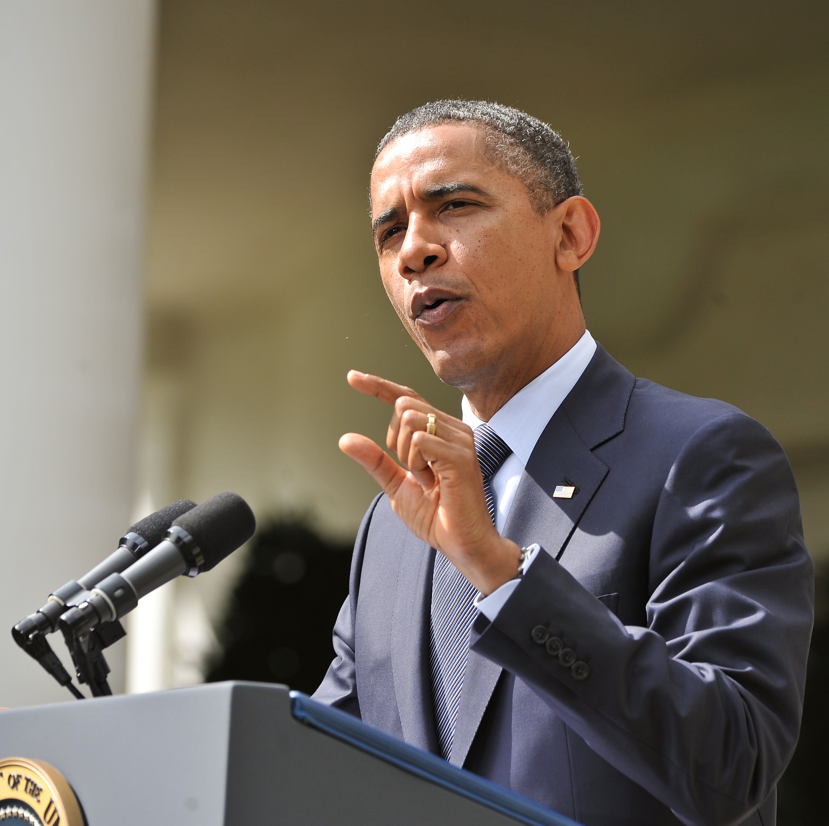 Obama: the entourage and the Beast - ABC News