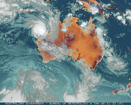 Dampier, Karratha batten down as cyclone nears - ABC News