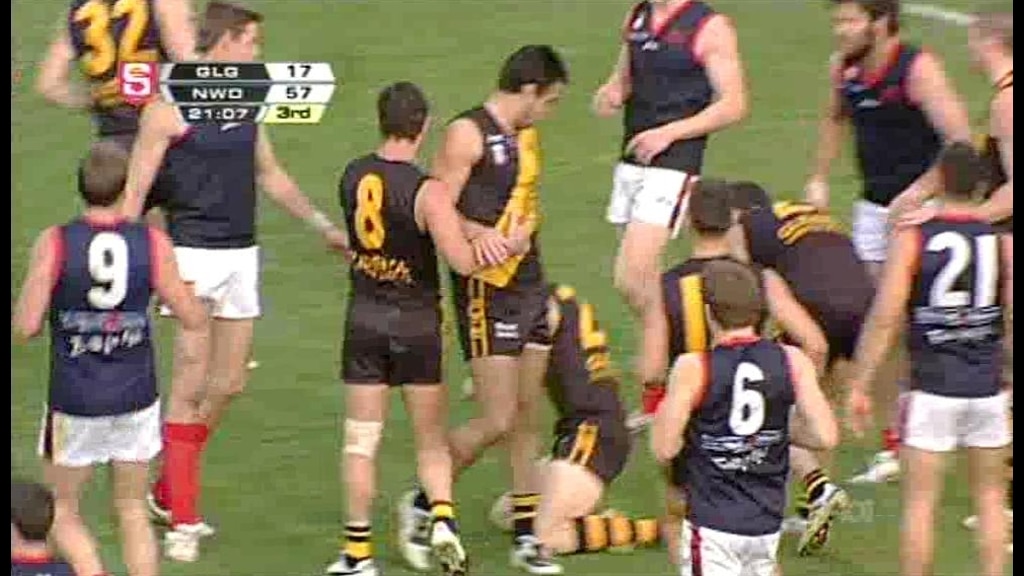 Footy oval lights fight going to trial - ABC News