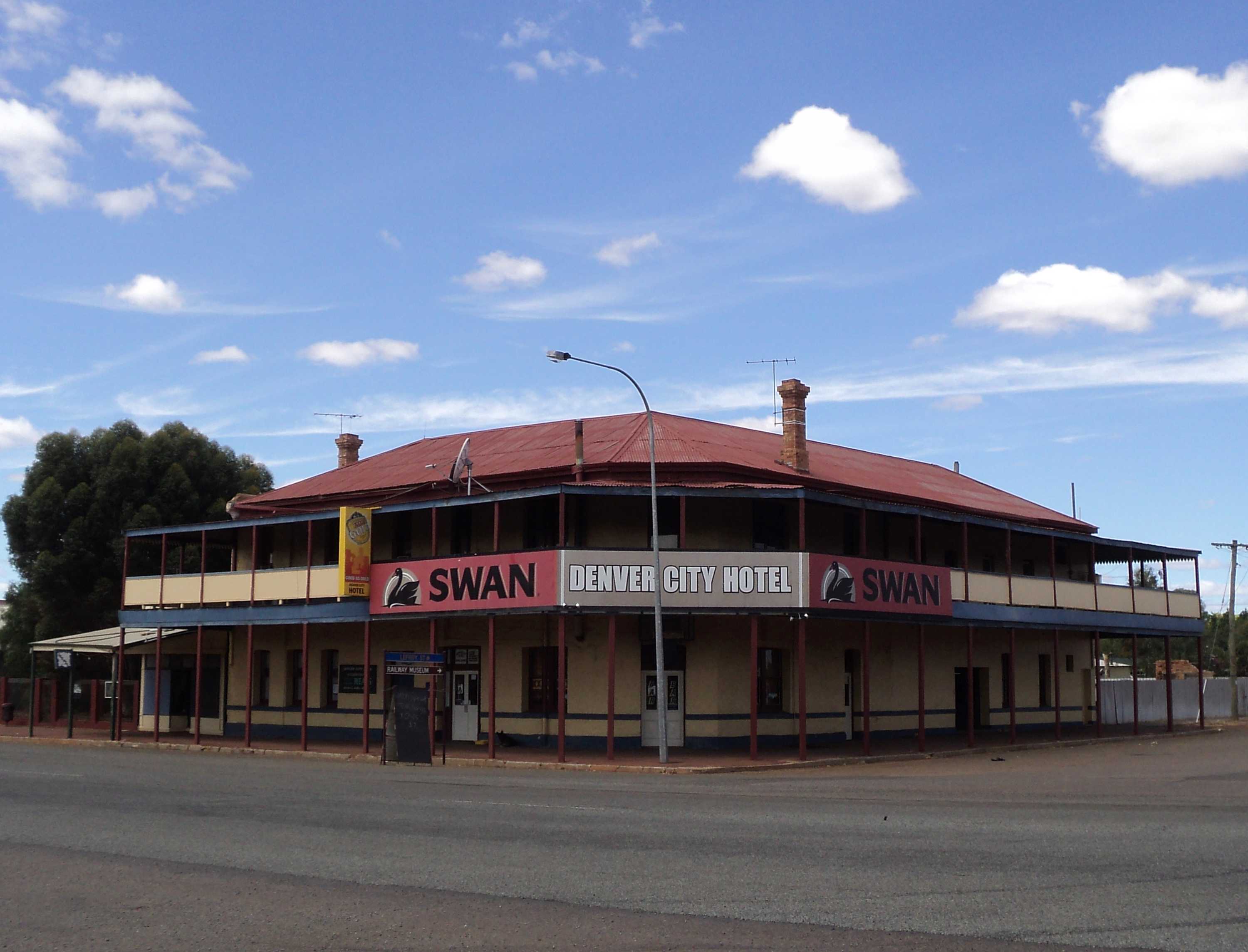 'Dark' outback documentary, Hotel Coolgardie, holds mirror to remote ...