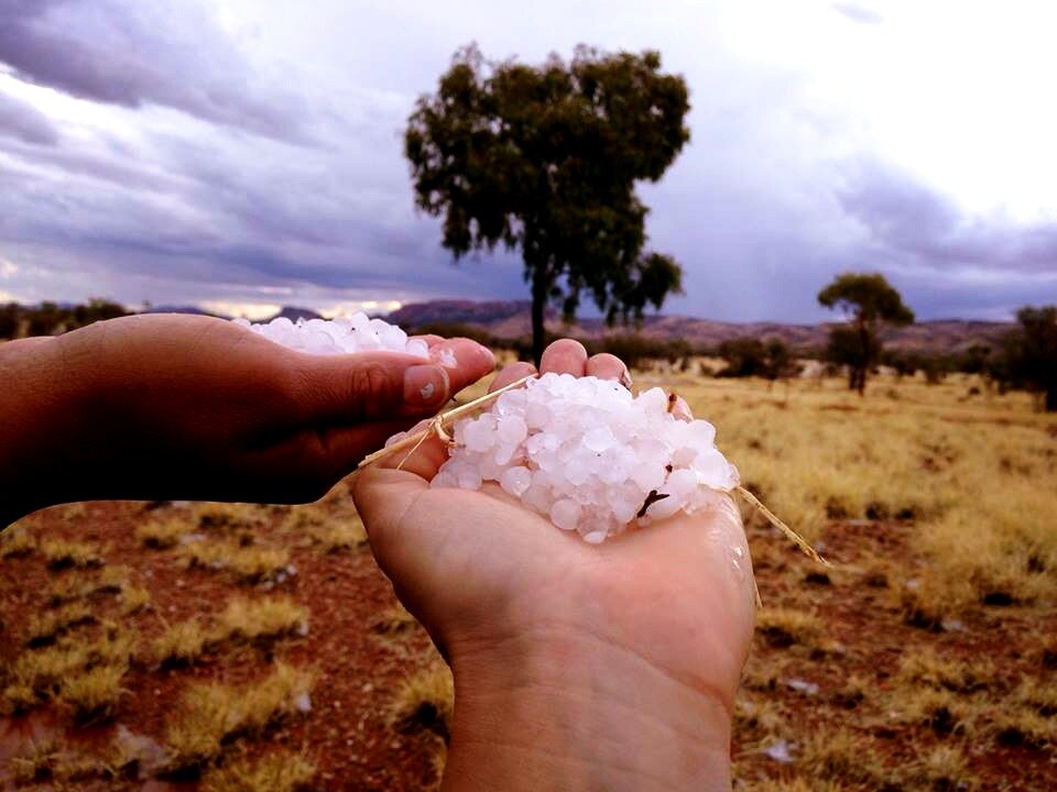 Hail hits Red Centre and rain causes some pastoralists to hang on to ...