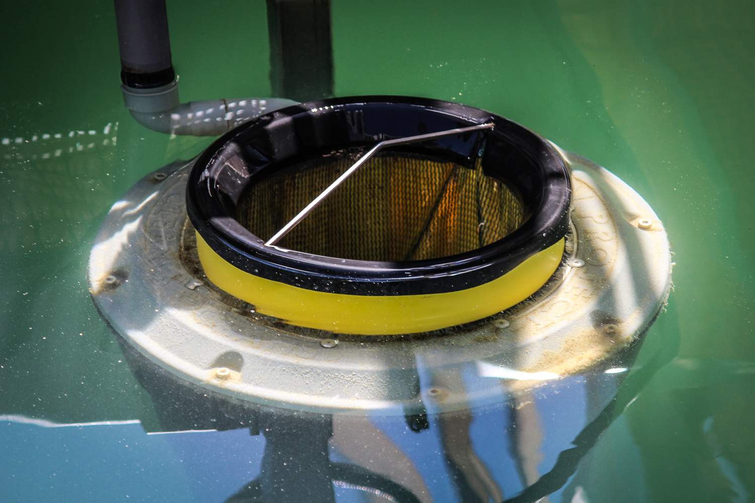 The seabin scooping plastic from the ocean - Behind The News