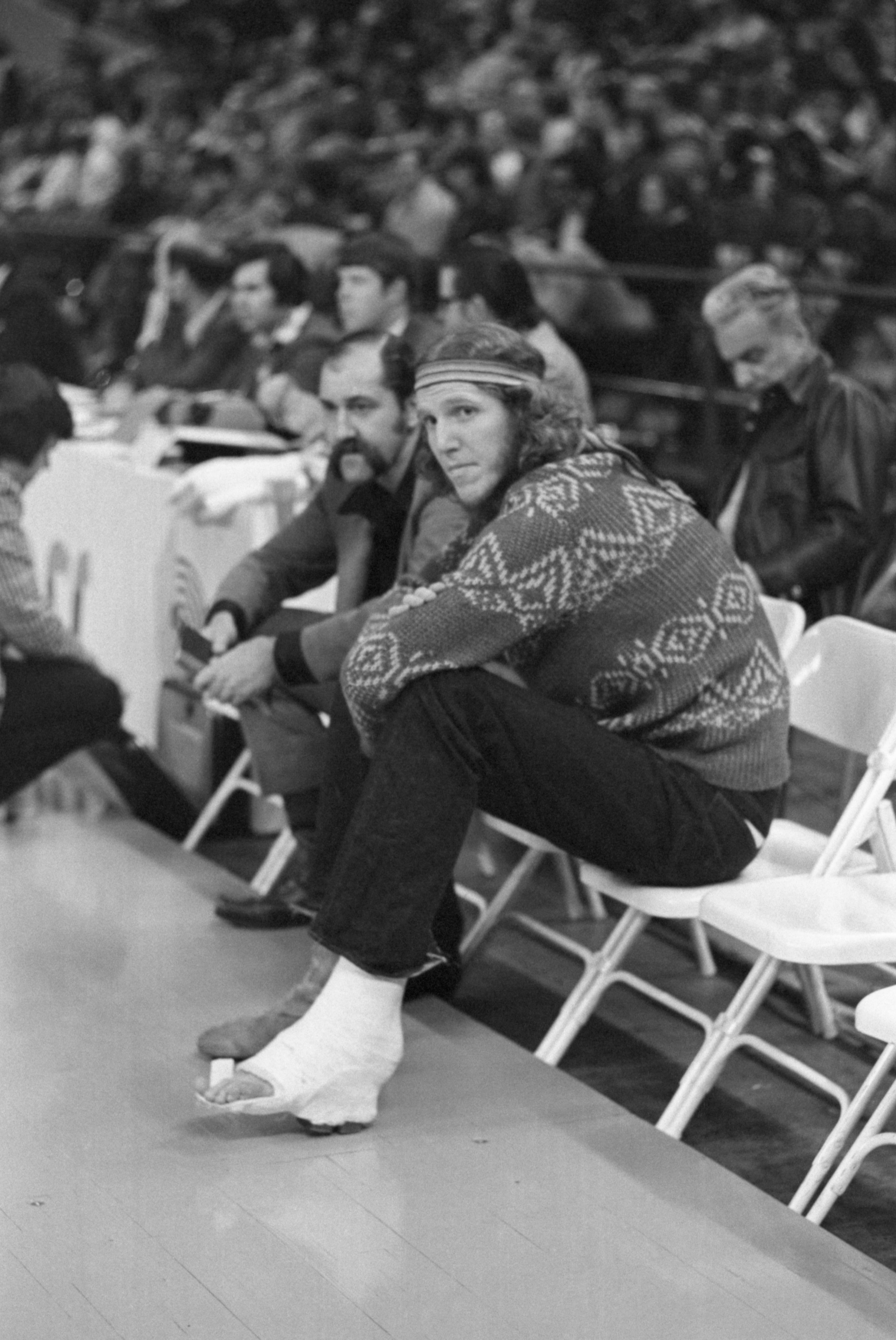 Basketball legend and broadcasting veteran Bill Walton dies aged 71 ...