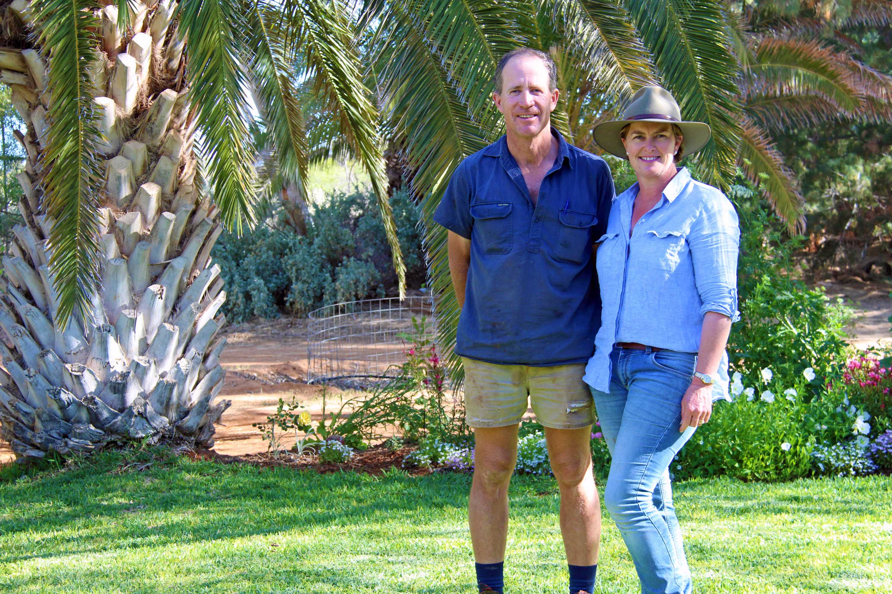 Fencing out wild dogs on Yuin Station - ABC News