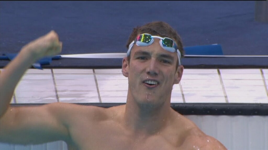 Cochrane smashes world record in golden swim - ABC News