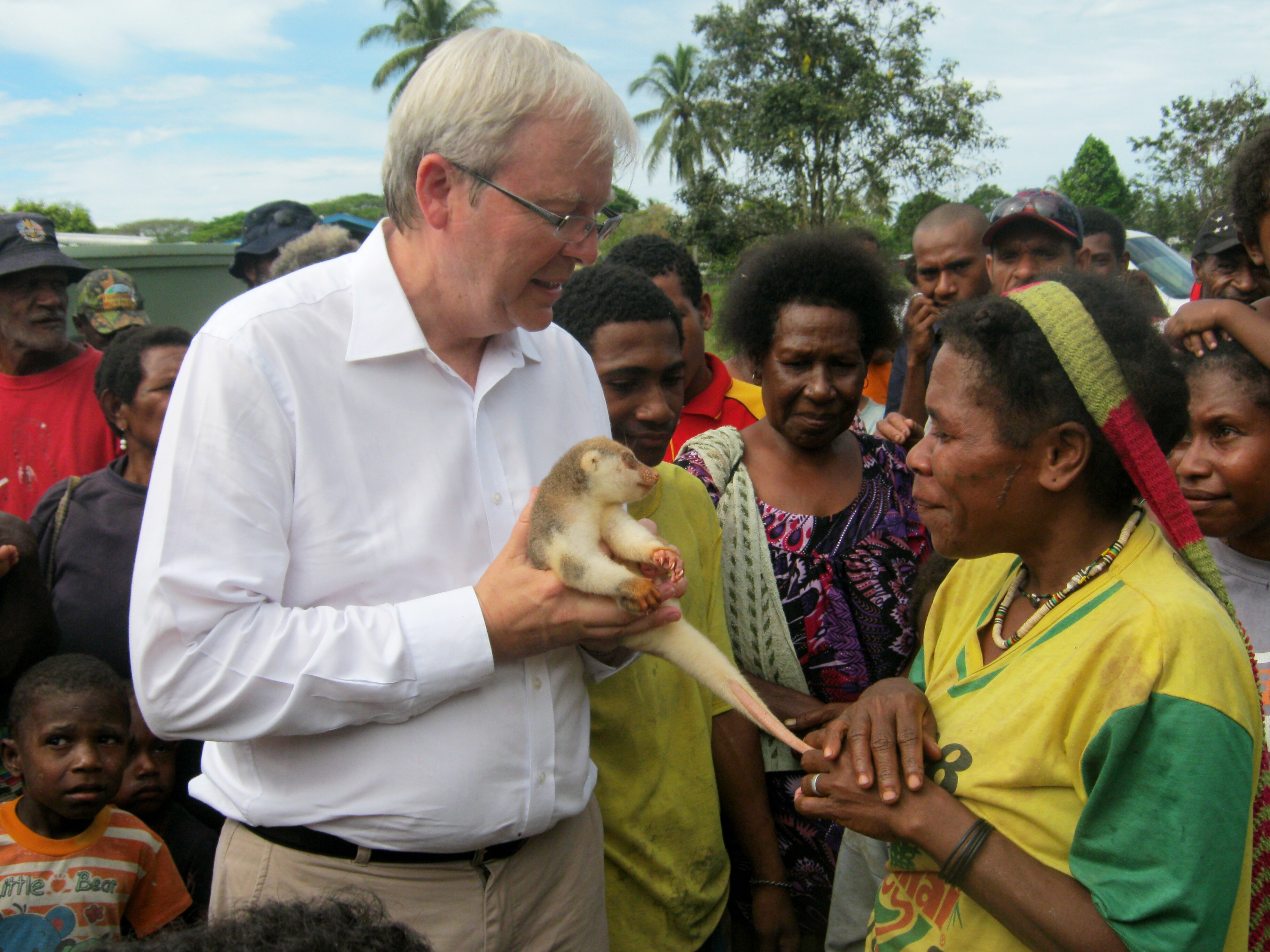 Multi-billion dollar LNG project top of Rudd's PNG agenda - ABC News