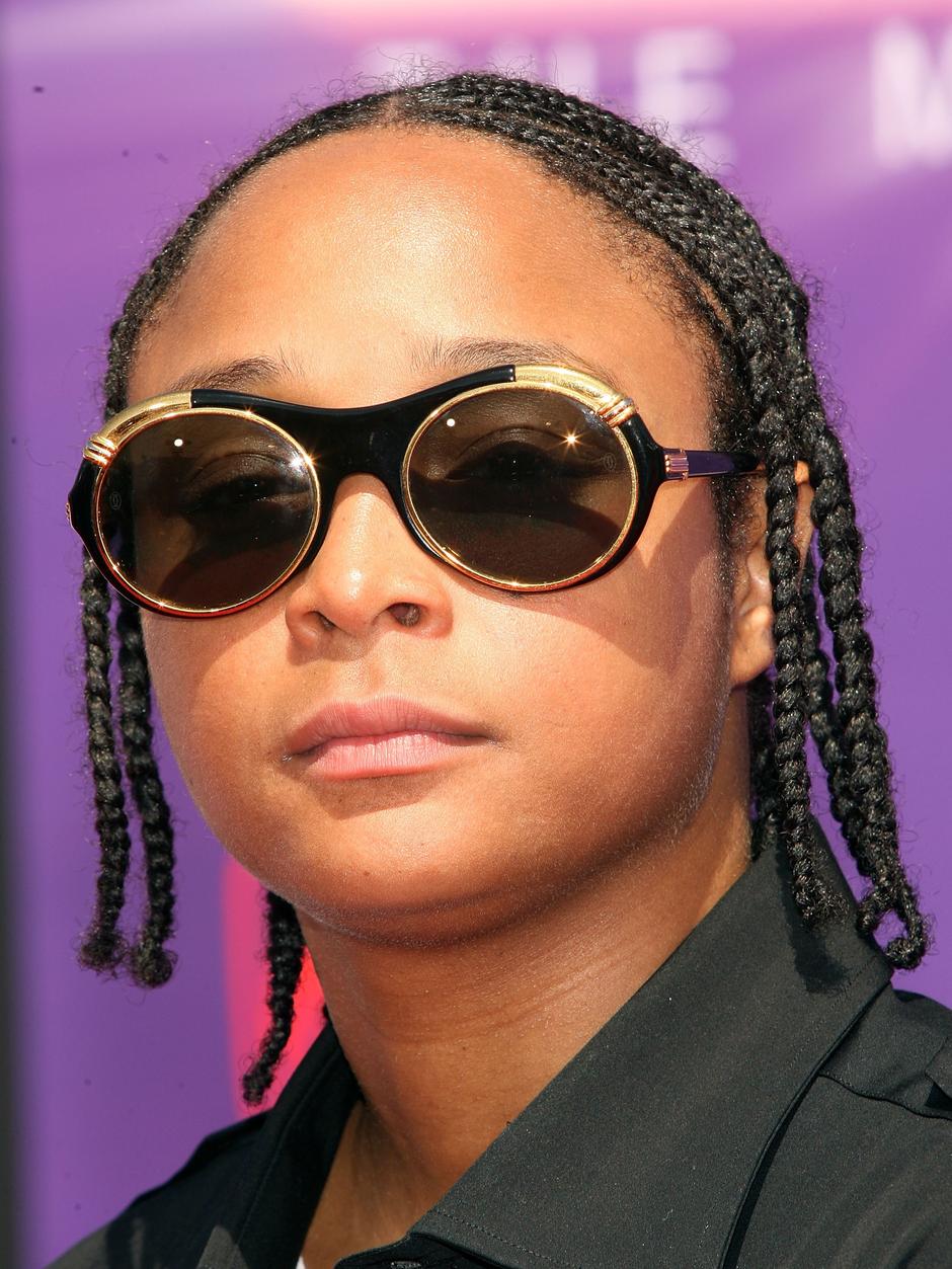 Wire actress arrested in drug raid - ABC News