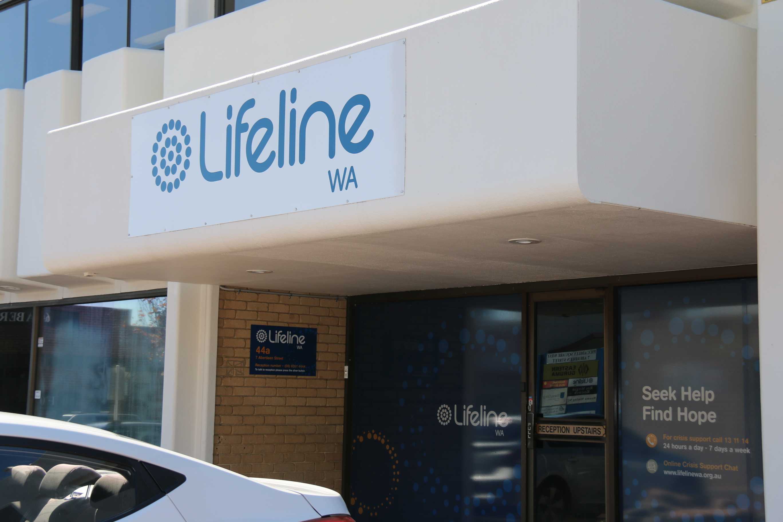 Record demand for Lifeline help - ABC listen