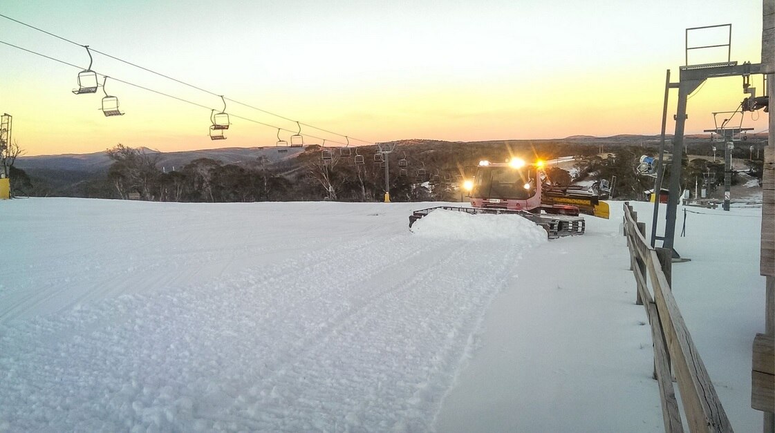 Promising start for official ski season at snow resorts in NSW - ABC News