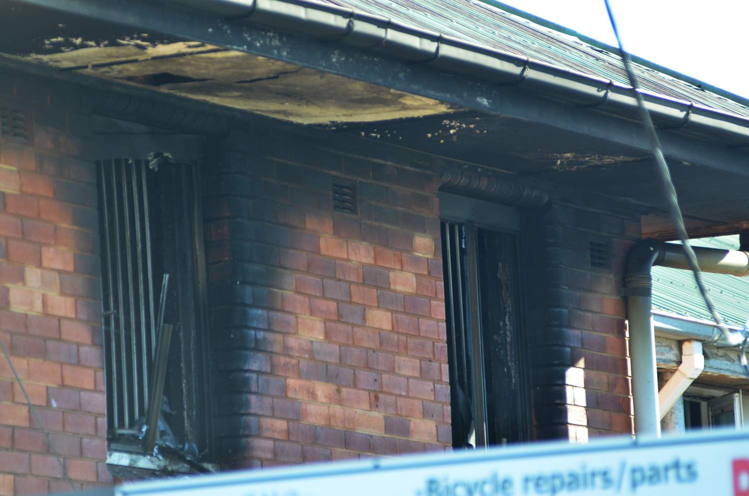 Police charge man over Cairns unit blaze - ABC News