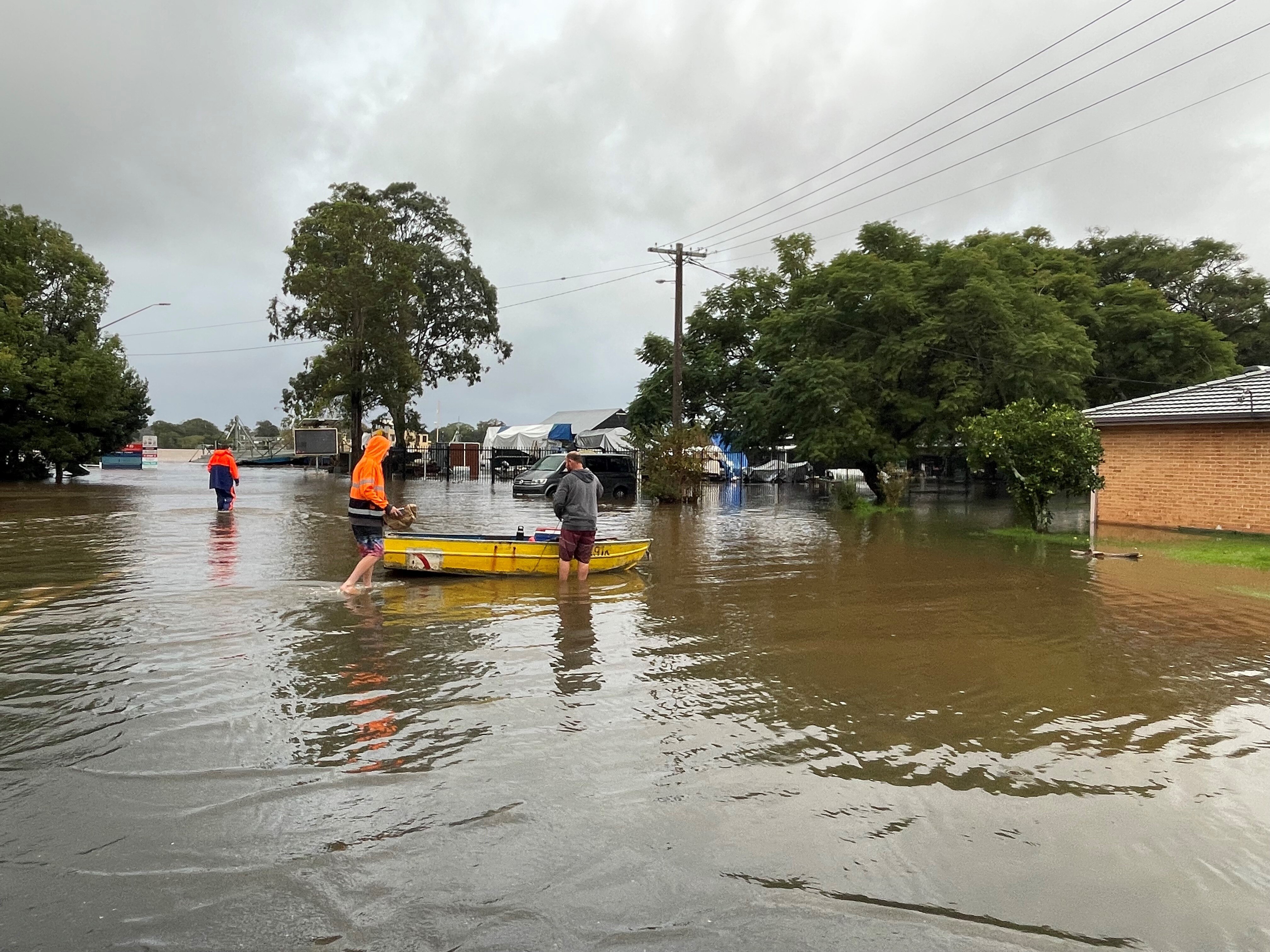 Coles and Woolworths offer to take on tonnes of soft plastic after ...