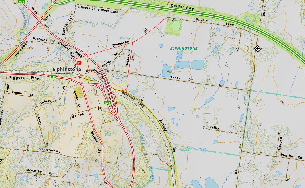 Paraglider crashes into paddock at Elphinstone in central Victoria ...