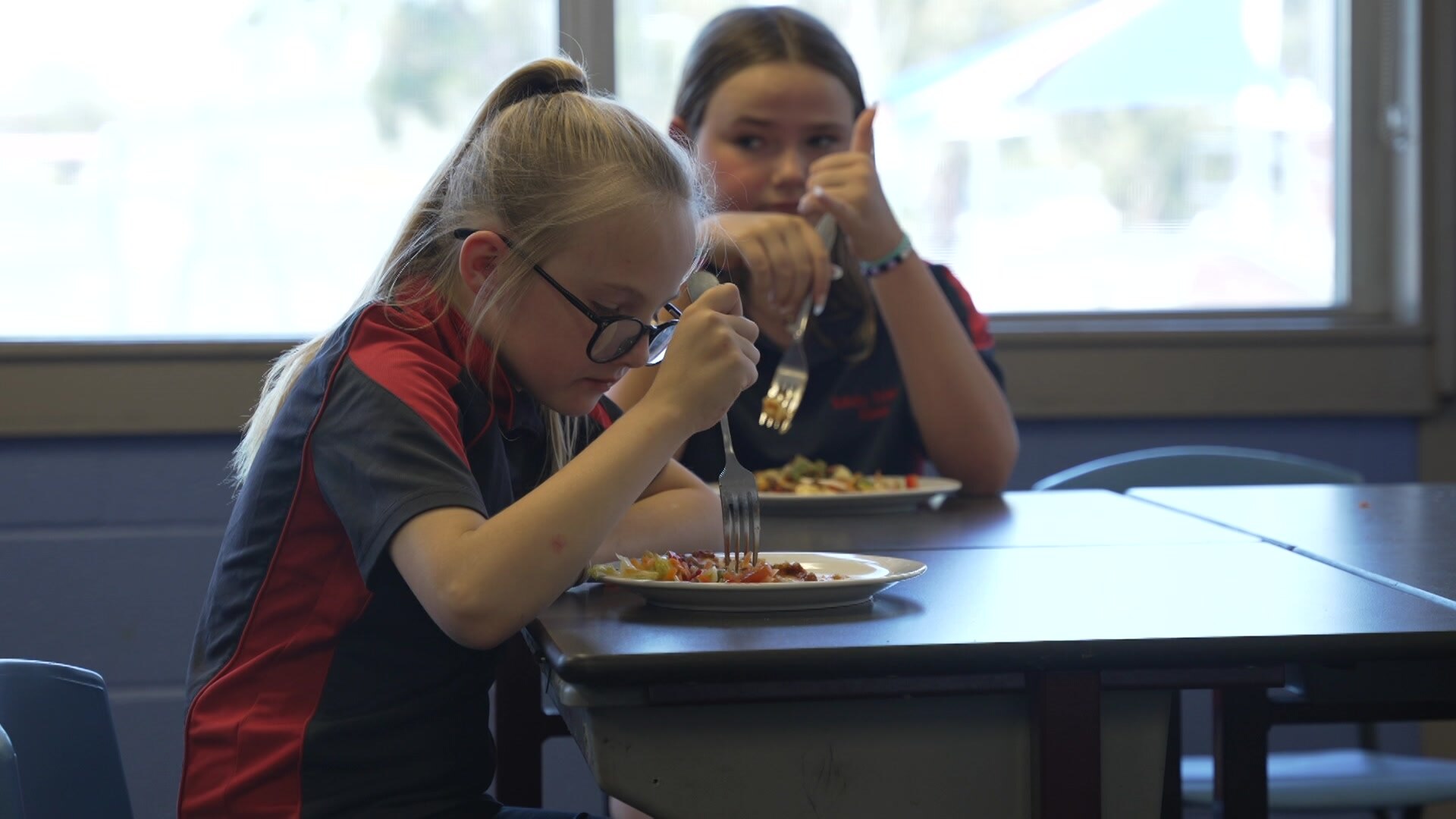 Free school lunches showing positive results, teachers say, as Tasmania ...