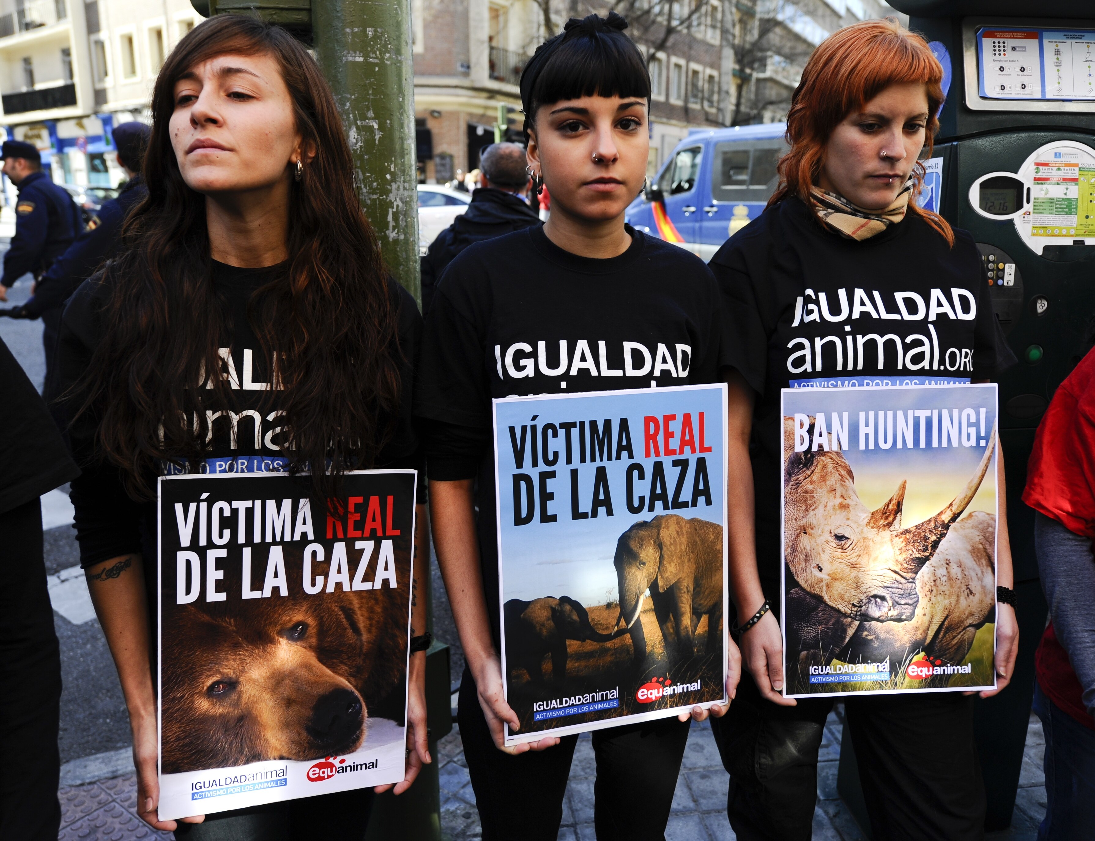 Spanish king apologises for hunting trip - ABC News