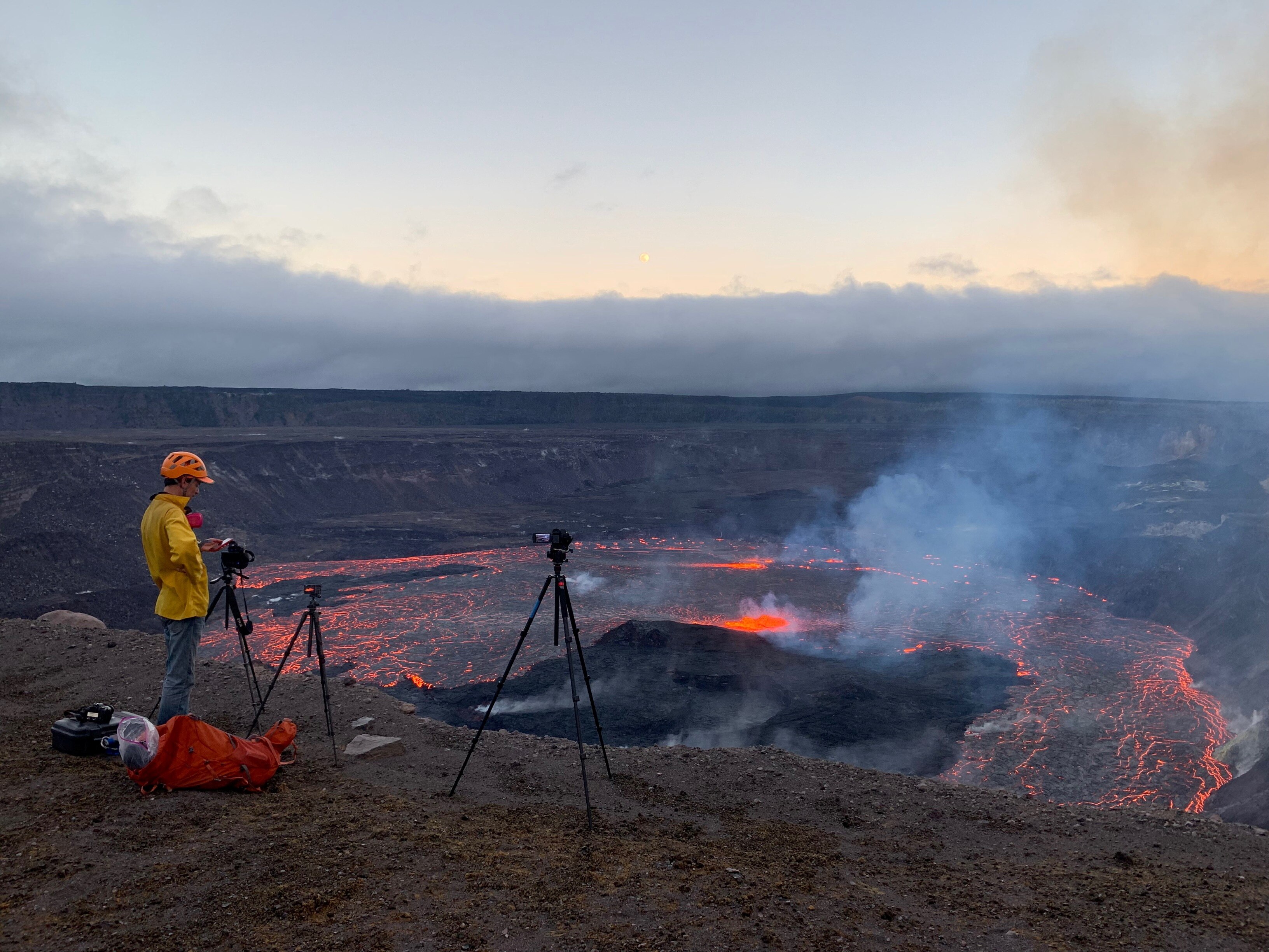 Dunia Hari Ini: Gunung Berapi Kilauea di Hawaii Meletus Namun Tidak ...