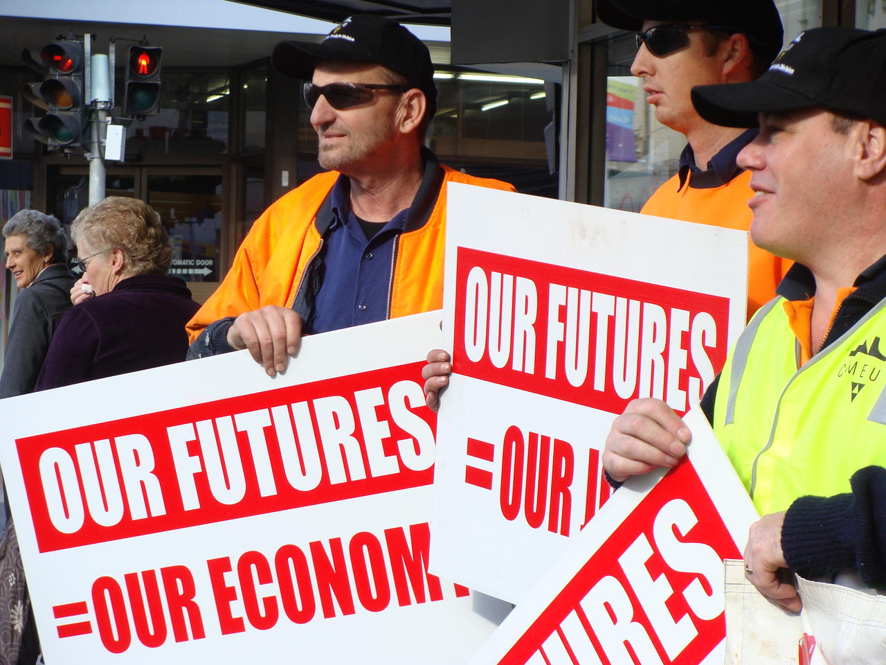 Forest groups push peace deal message - ABC News