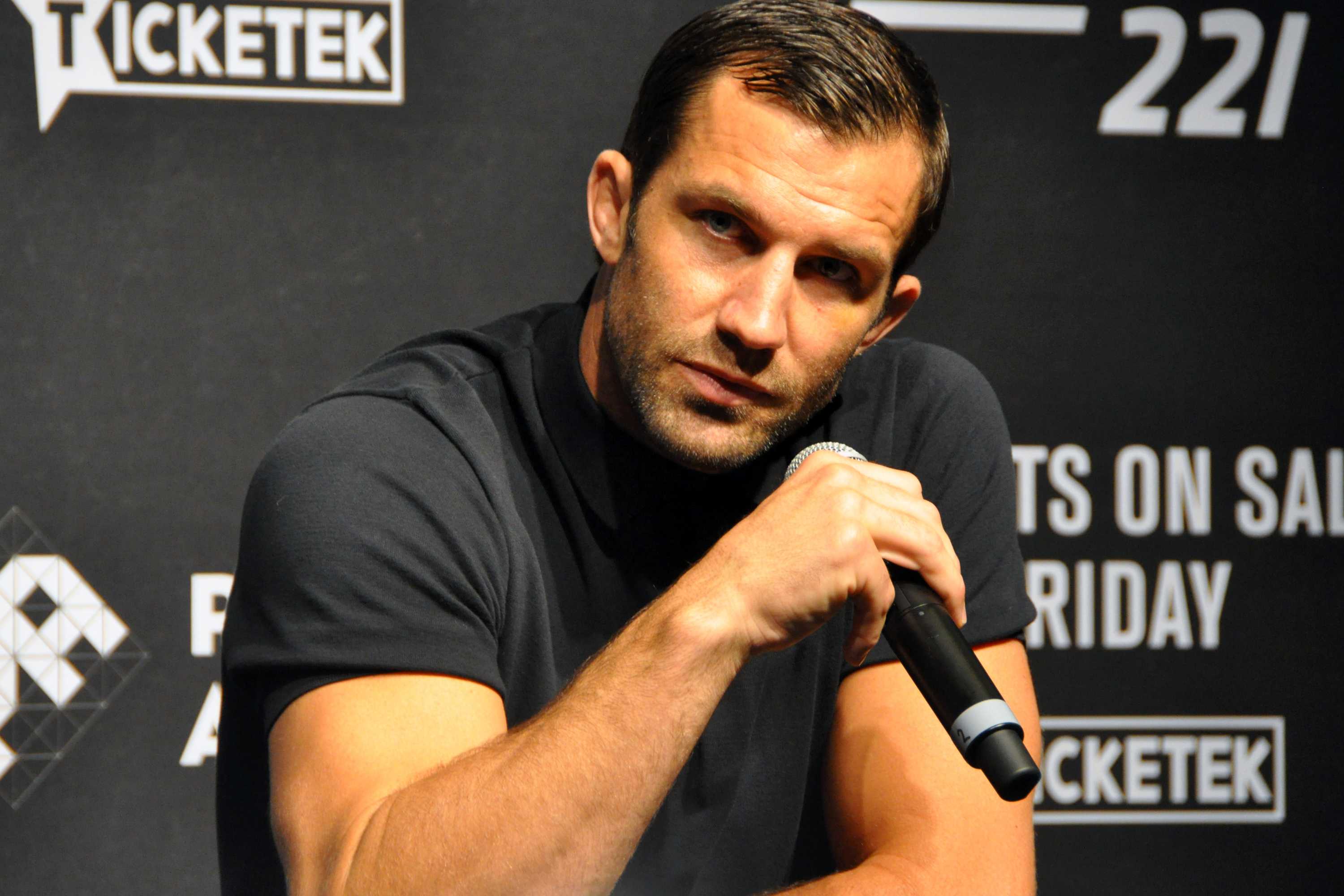 UFC in Perth rekindles debate — is MMA entertaining violence or a ...