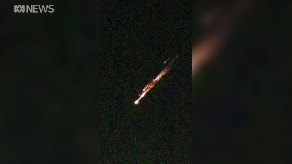 Melbourne residents awed by possible space junk or meteor shower - ABC News