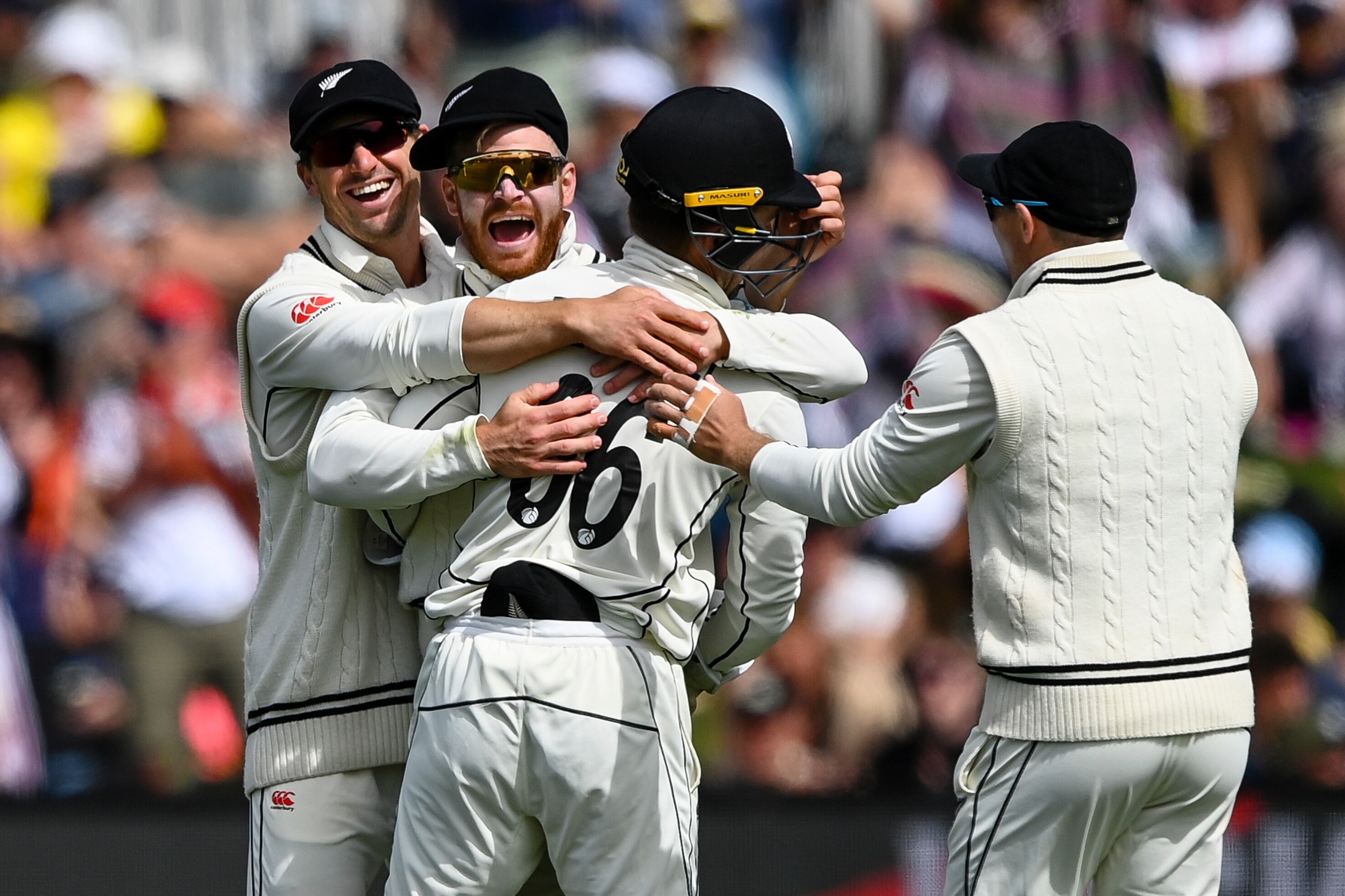 Five quick hits — Glenn Phillips's wonder catch removes Marnus ...