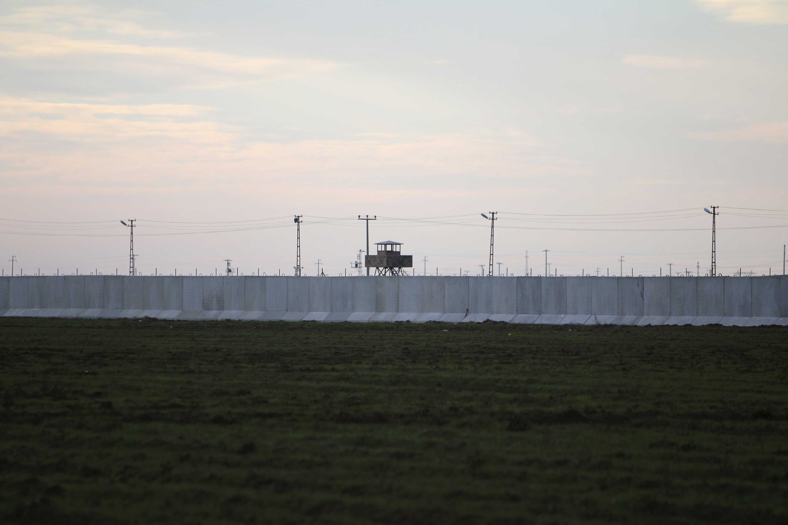 Turkey wants secure strip across Syrian border, vows to continue ...