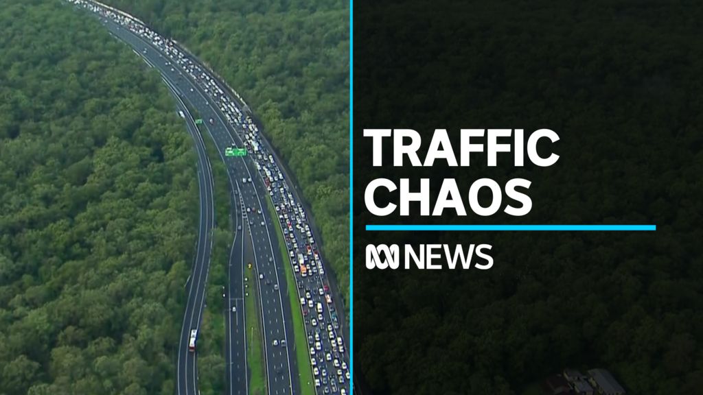 Multi-car pile-up causes peak-hour traffic chaos in Brisbane - ABC News
