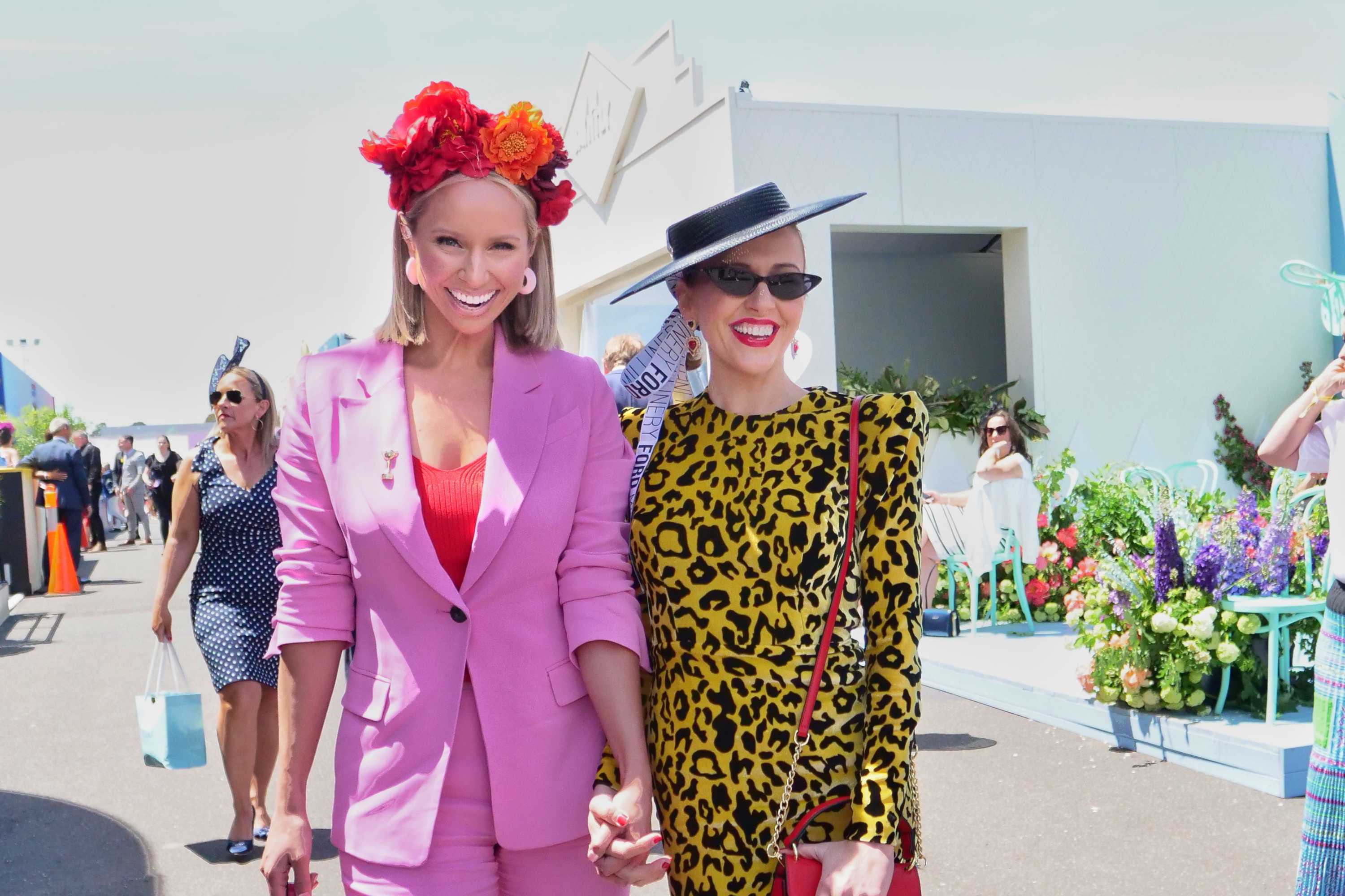 Melbourne Cup sun shines on rainbow of fashions as Flemington racing ...