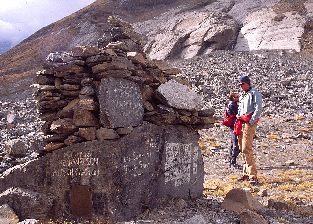 Andrew Lock's tale of death and survival high in the Himalayas - ABC News