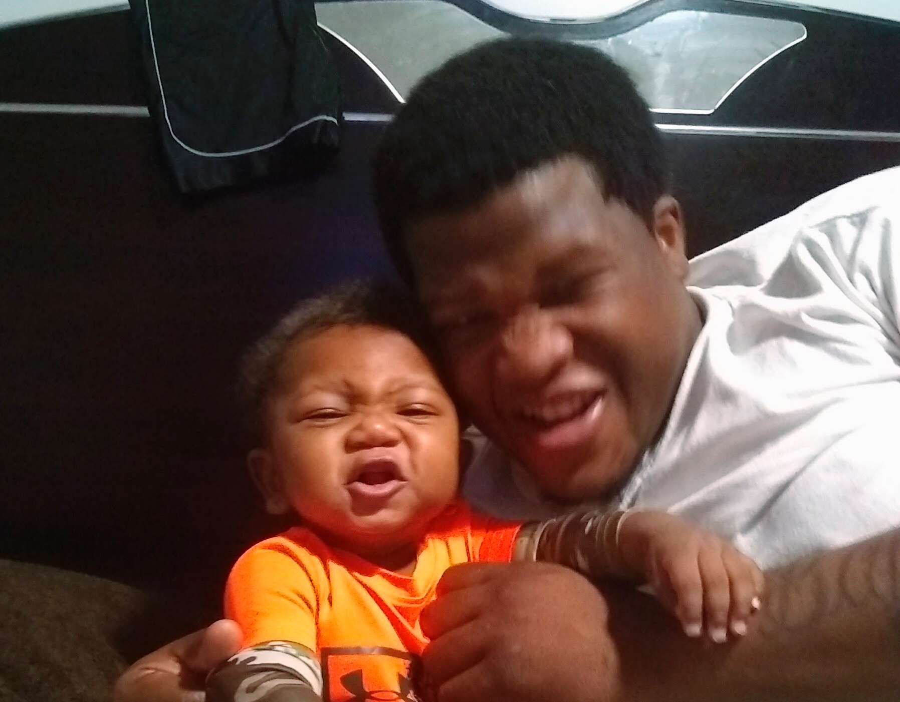 Security guard Jemel Roberson shot dead by police while holding suspect ...