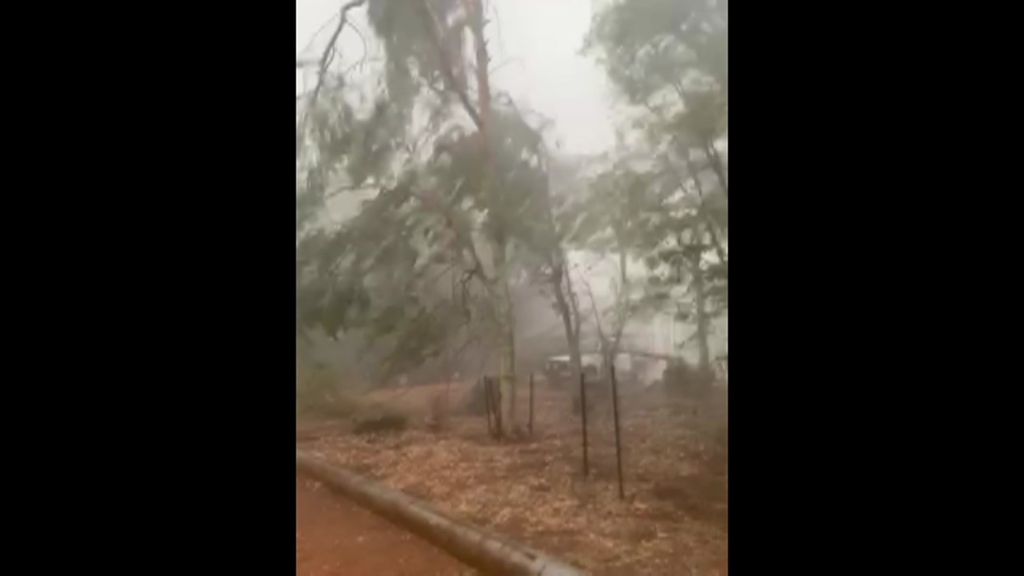 Wild thunderstorms set to batter southern Queensland as BOM issues ...