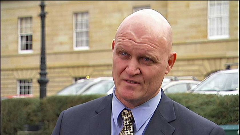 Crossing floor candidate's choice, says Abbott - ABC News