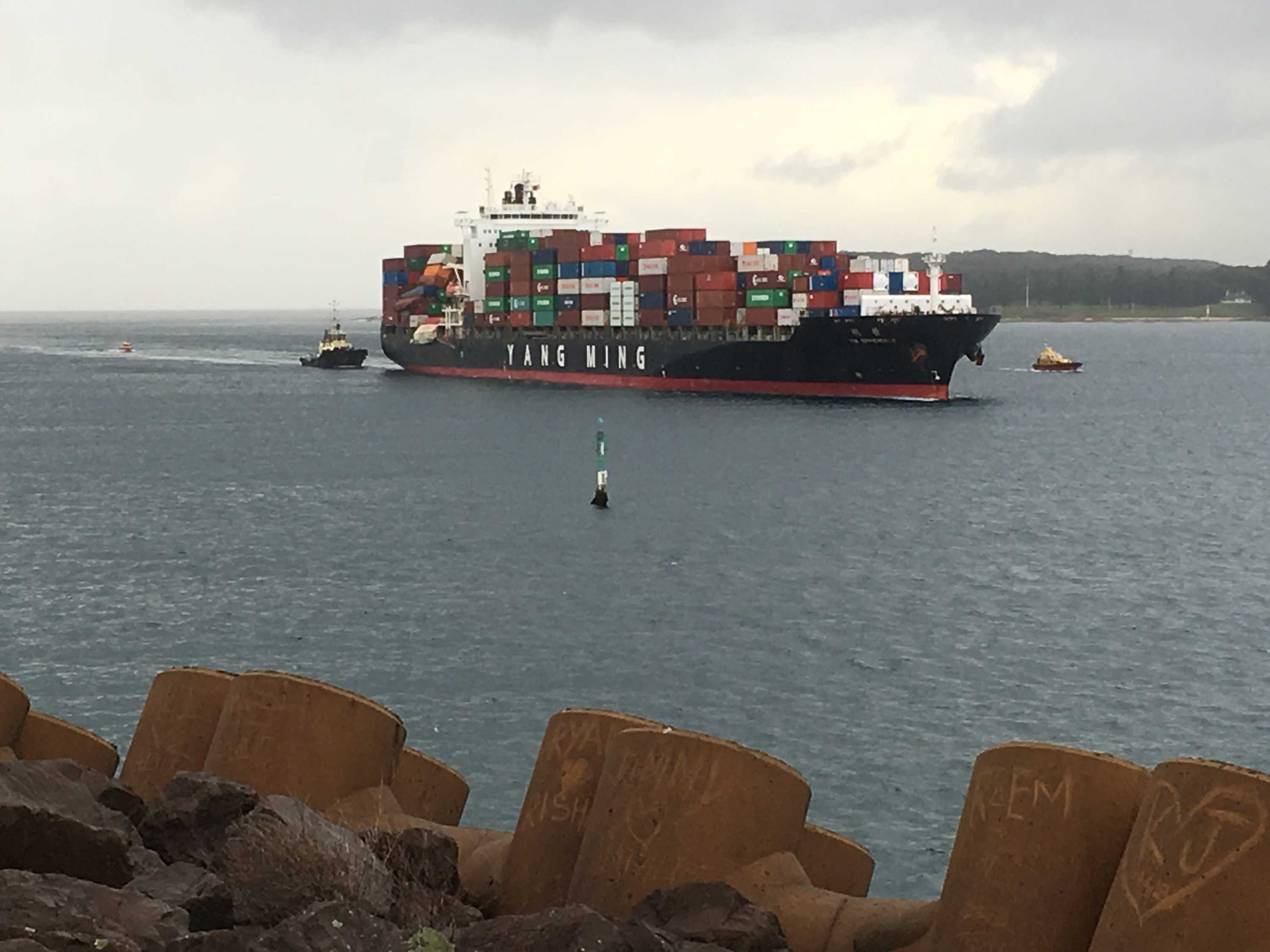 Shipping containers located in underwater search off NSW coast - ABC News