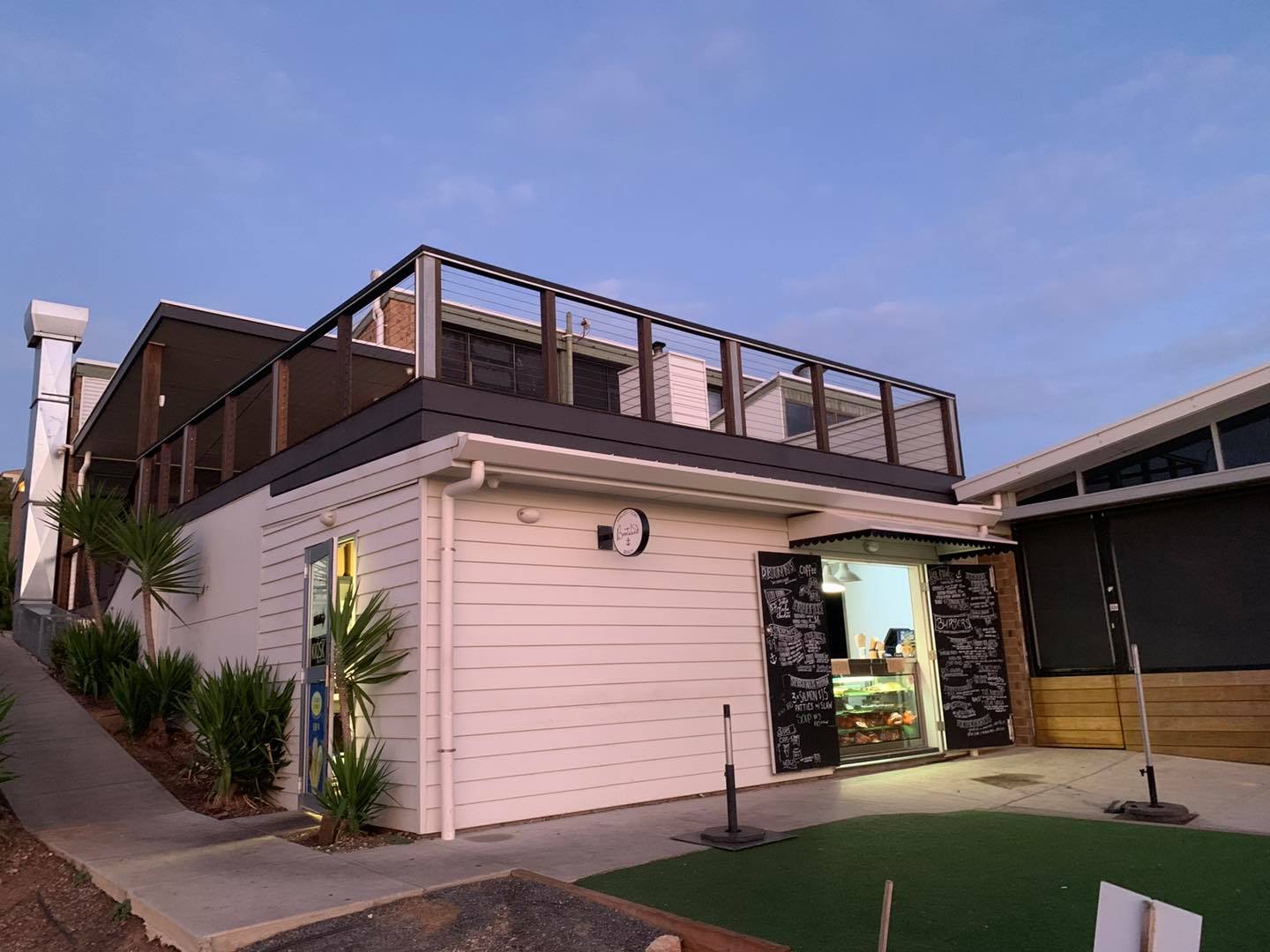 Hallett Cove Boatshed restaurant backed up with pedestrians caught ...