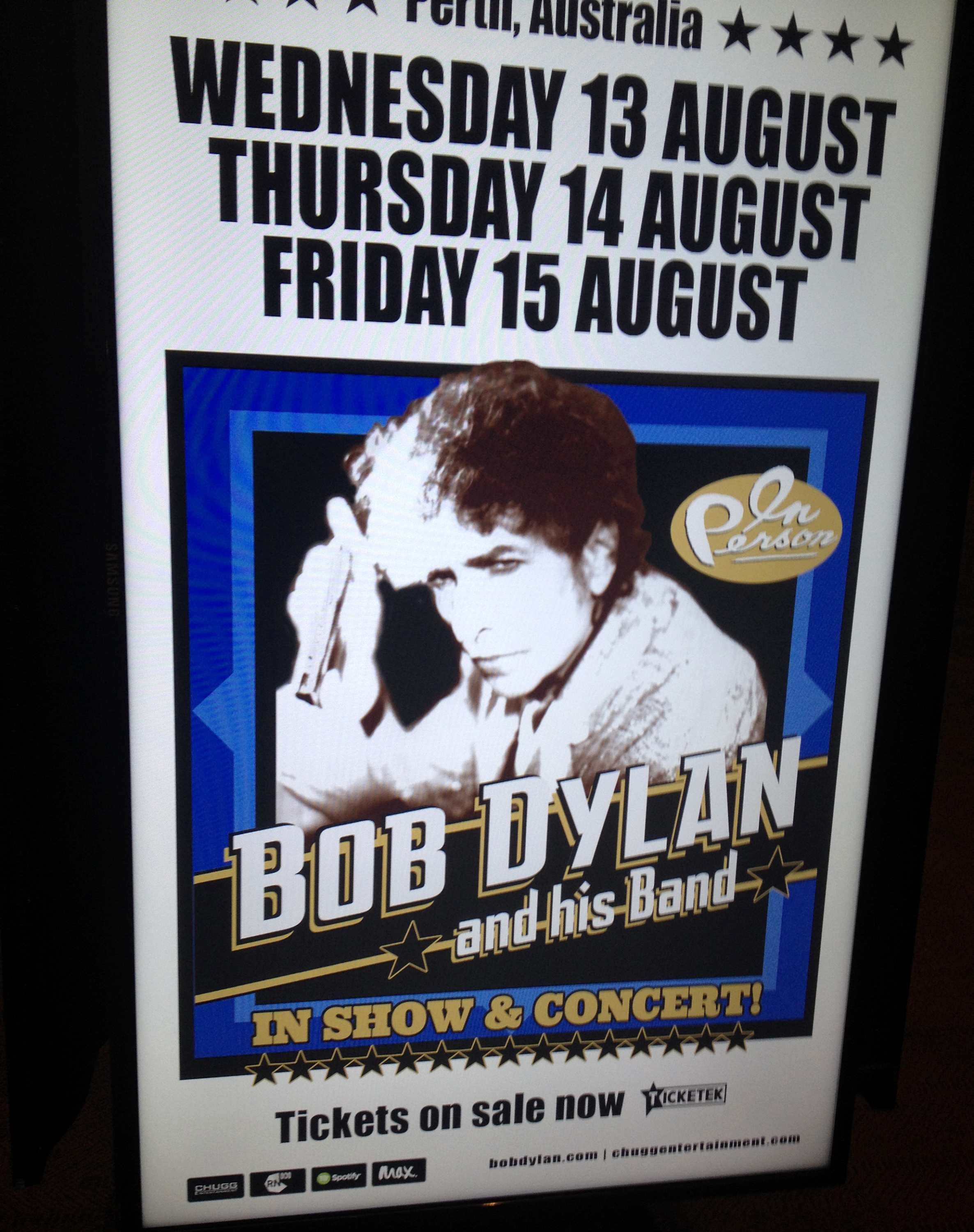 Bob Dylan concert challenged and satisfied true fans - ABC News