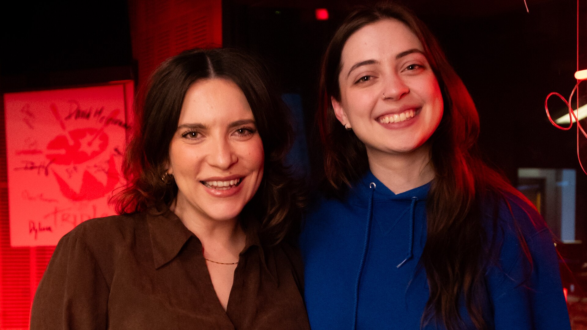 Lizzy McAlpine talks gentle gigs, cover songs and writing on tour ...