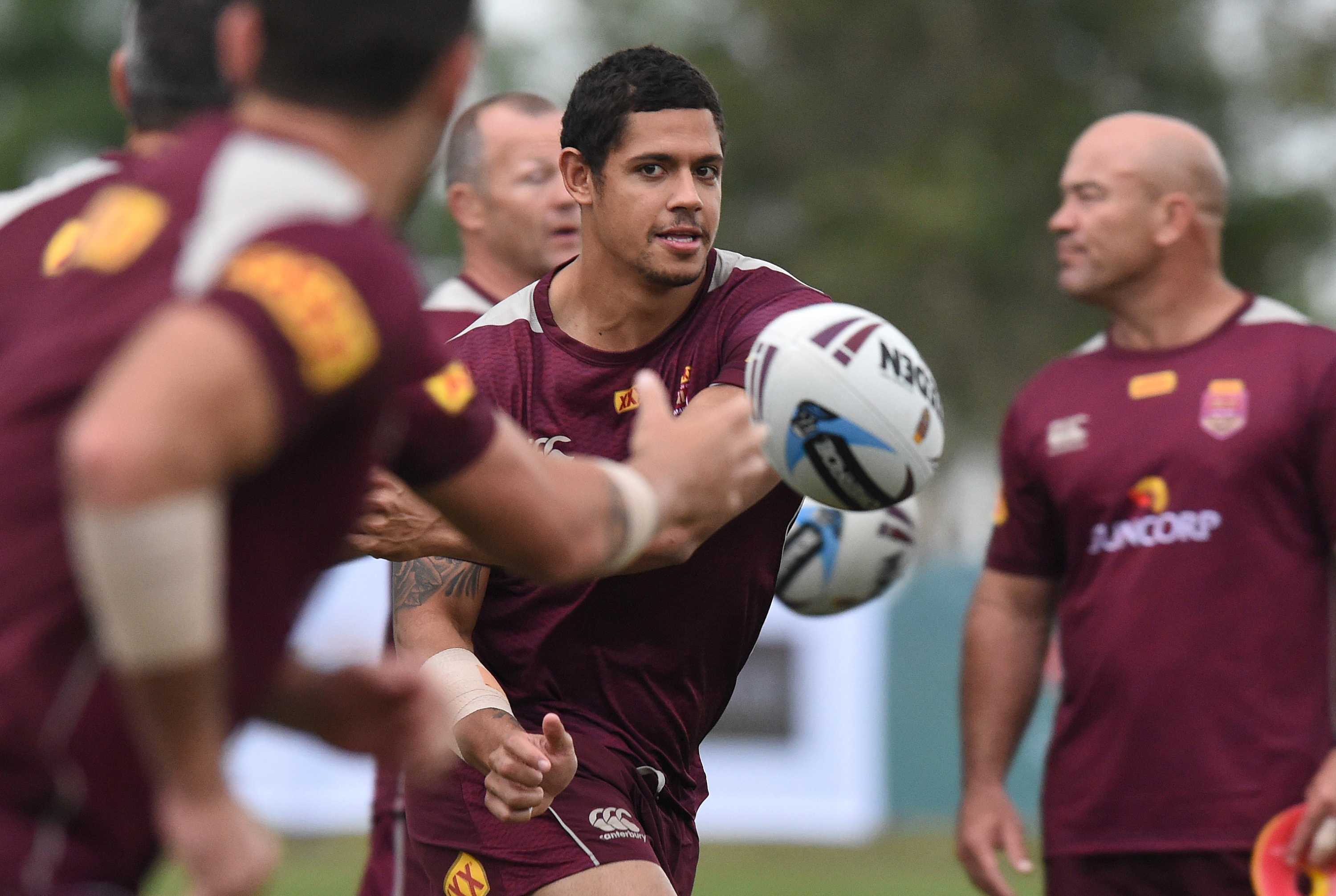 State of Origin: Greg Inglis, Justin Hodges miss training; coach Mal ...