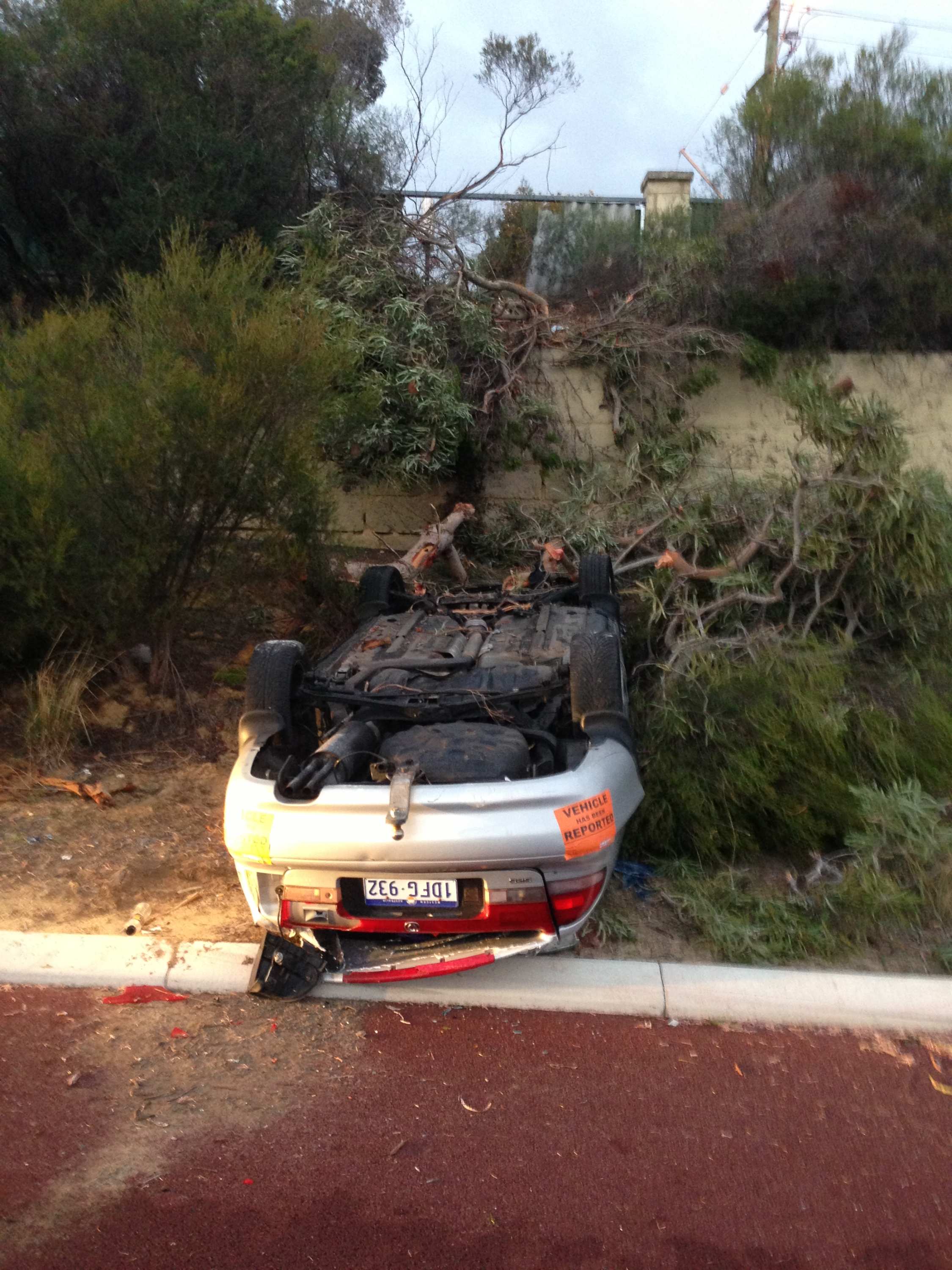 Two 'lucky to be alive' after car drops 10m - ABC News