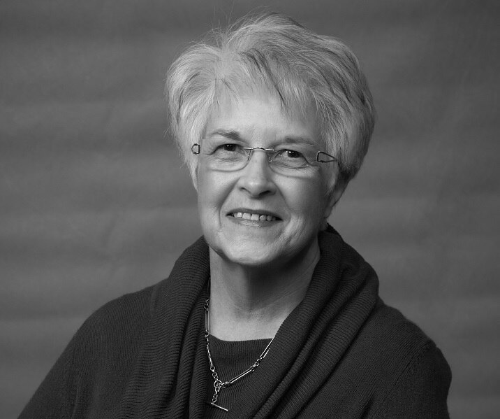 'Unparalleled' nurse Roz Norman farewelled in Tamworth - ABC News