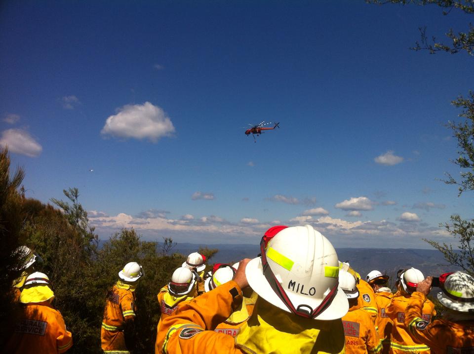 Blue Mountains bushfire: Crews fight blaze at Katoomba as total fire ...