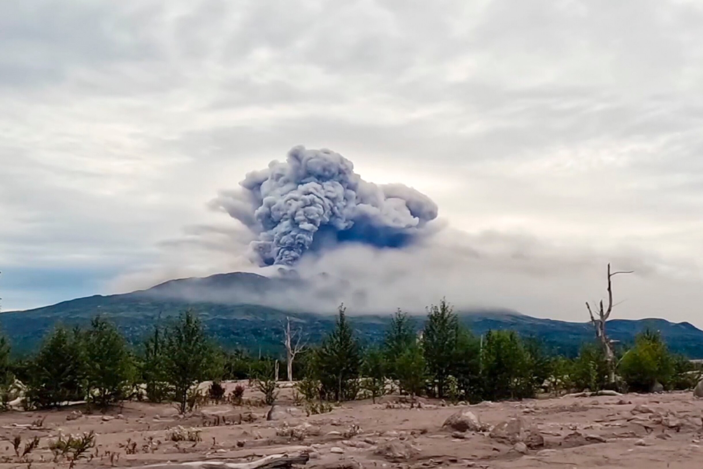 One of Russia's most active volcanoes erupts after a powerful ...