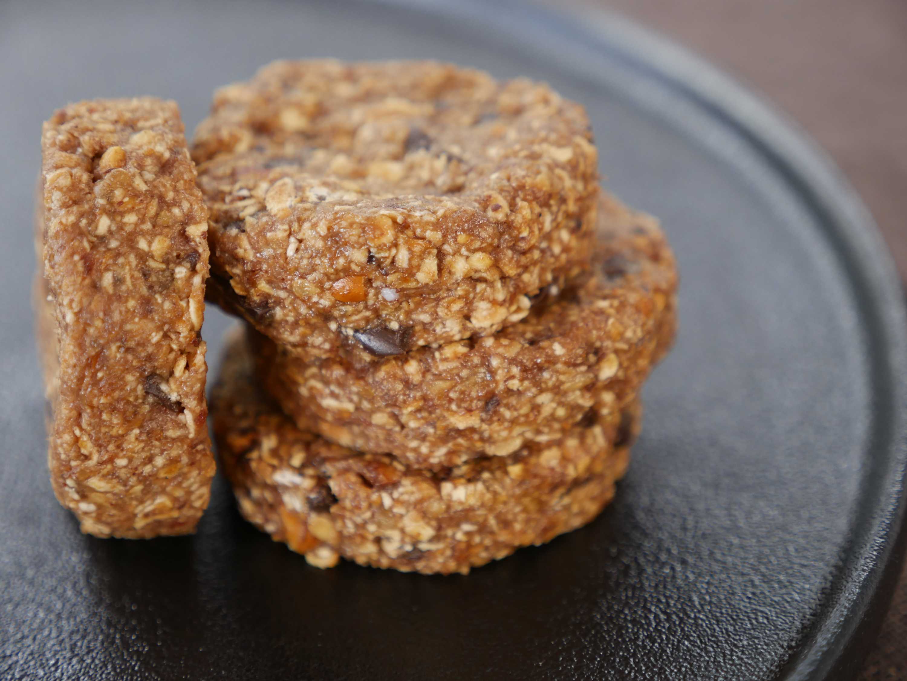 Raw hazelnut biscuits - ABC News