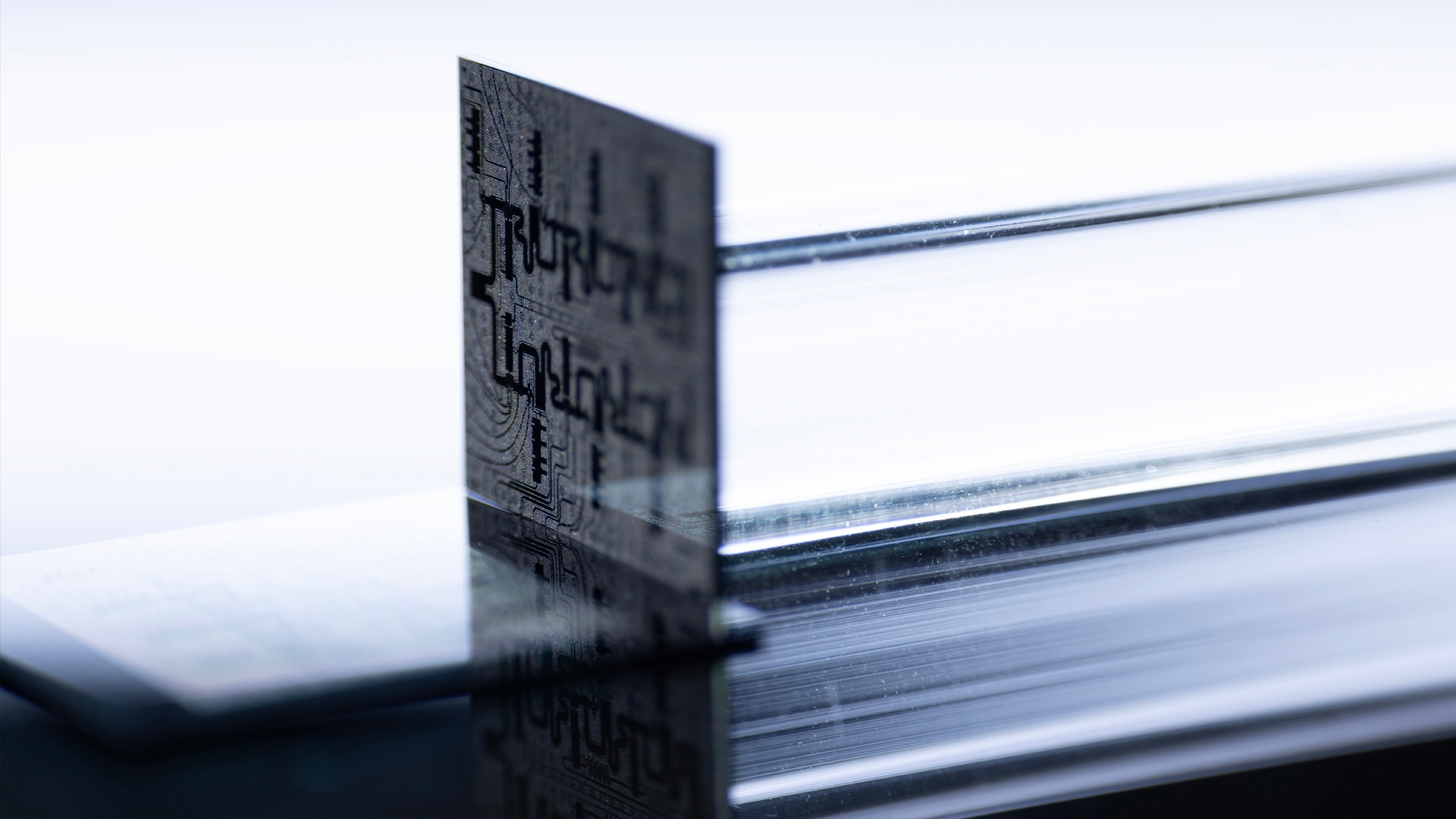 Computer chips processing data using power of light could help reduce ...