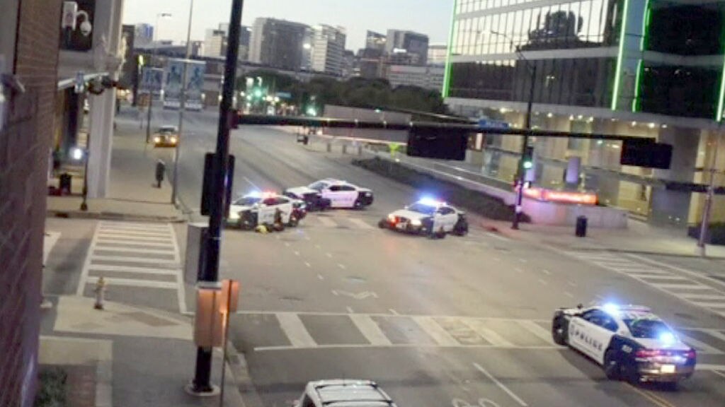 Video captures fear, confusion on streets of Dallas as shooting begins ...