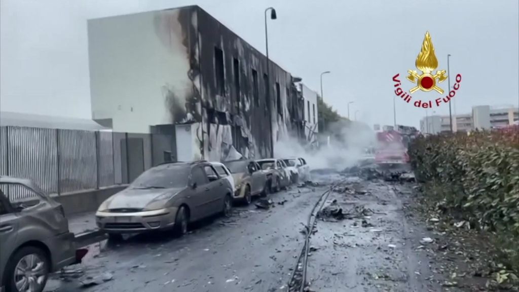 Eight people killed in plane crash in Italy - ABC News