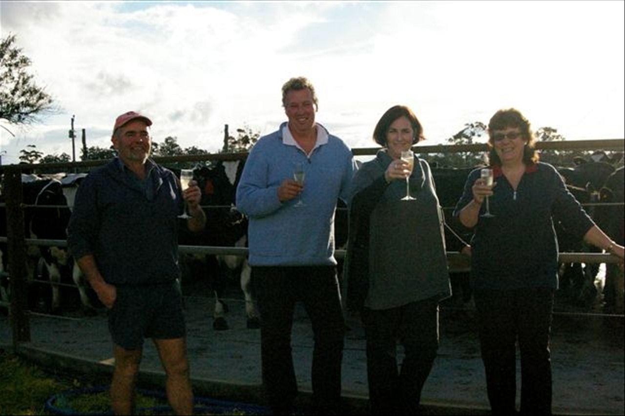 Bannister Downs farm takes on first dairy farmer supplier - ABC News