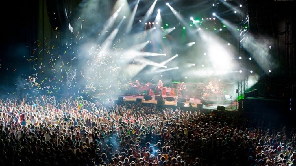 Triple J's Zan Rowe gets on board the new exercise fad - music ...