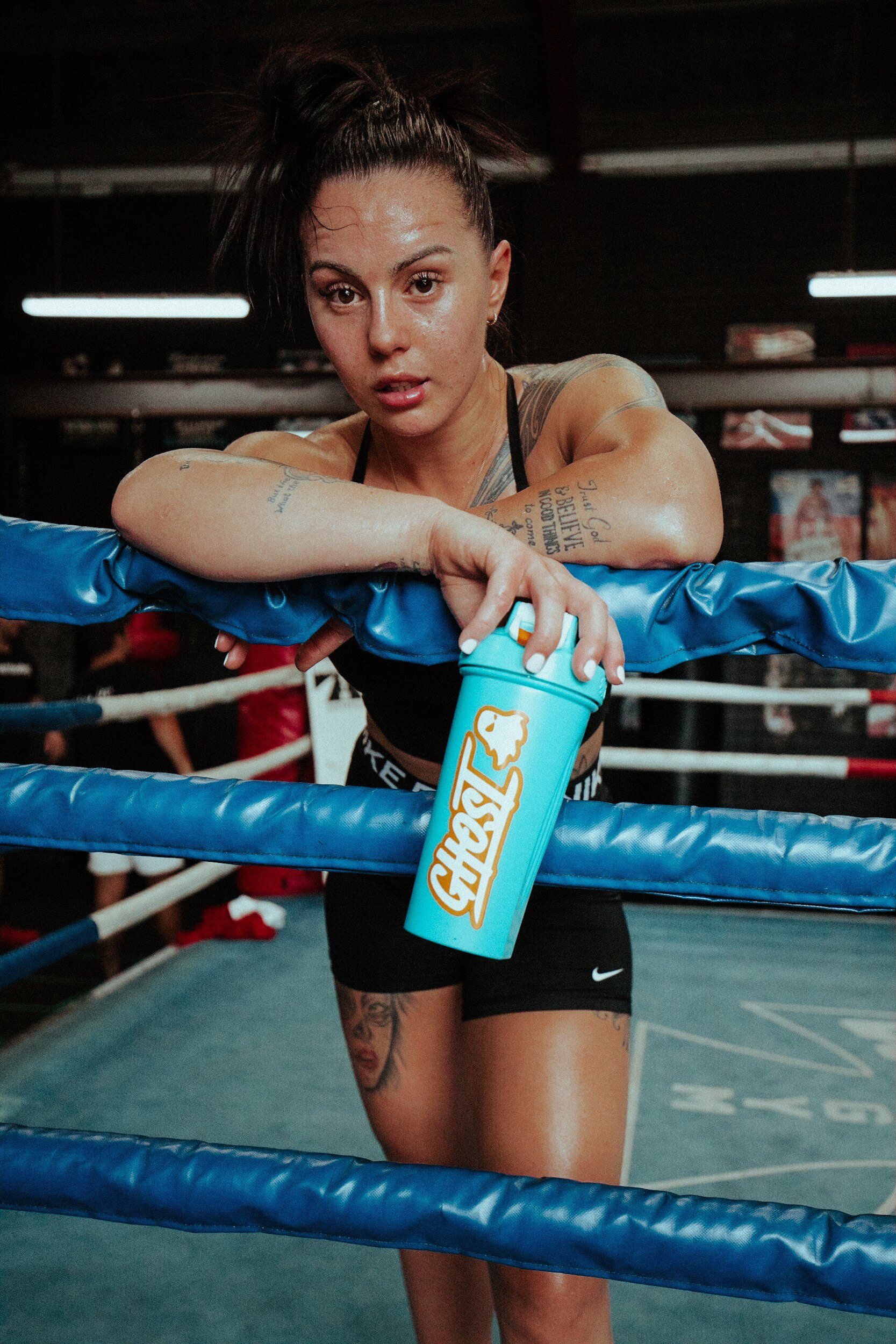 Aussie women fight a path from backyard Gold Coast shed to world boxing title contention - ABC News