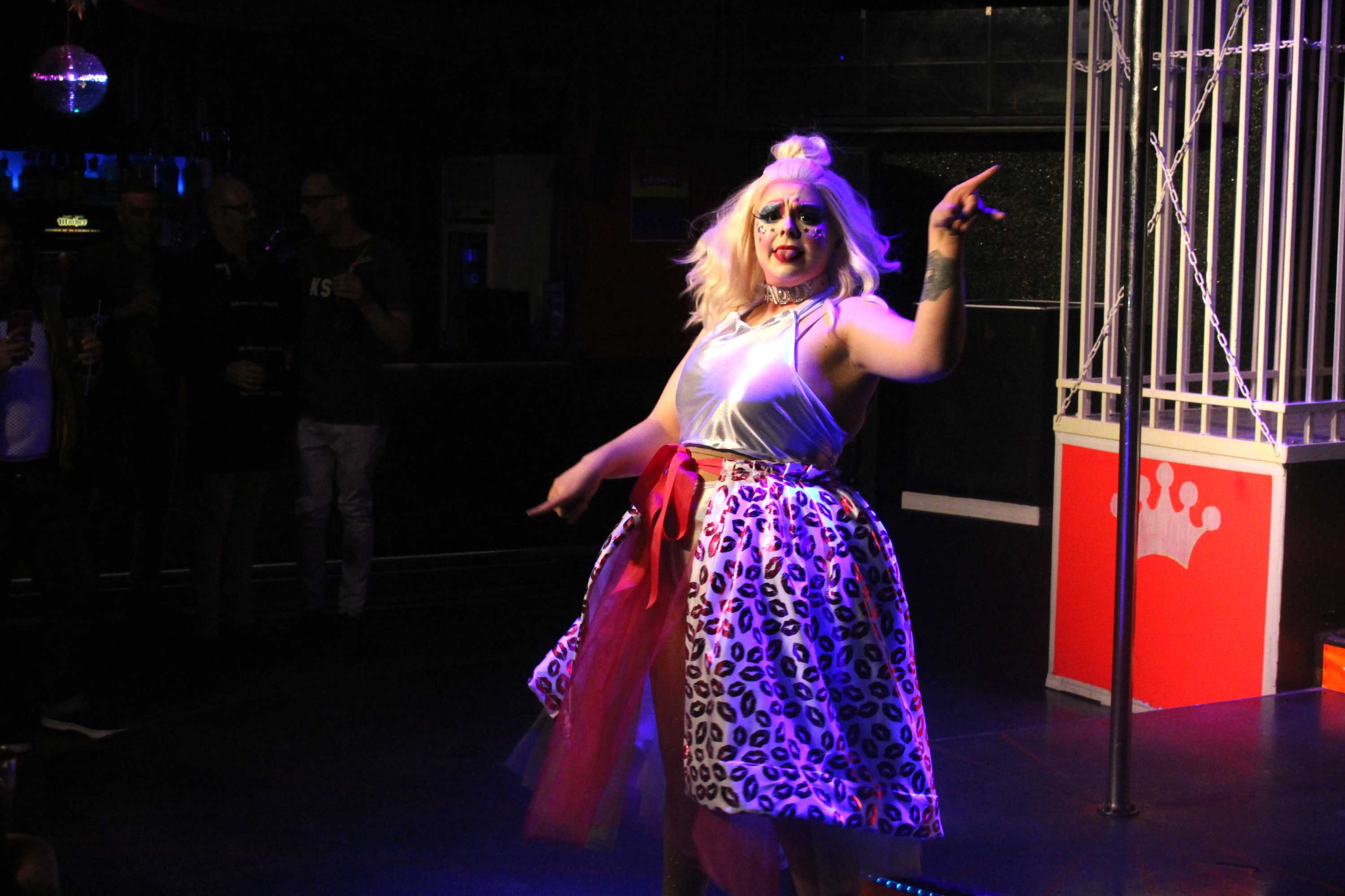 Faux drag queen Kat Daddi wowing audiences in Tasmania by flipping what ...
